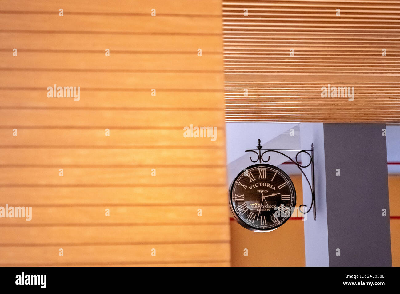 Antique wall clock hi-res stock photography and images - Alamy