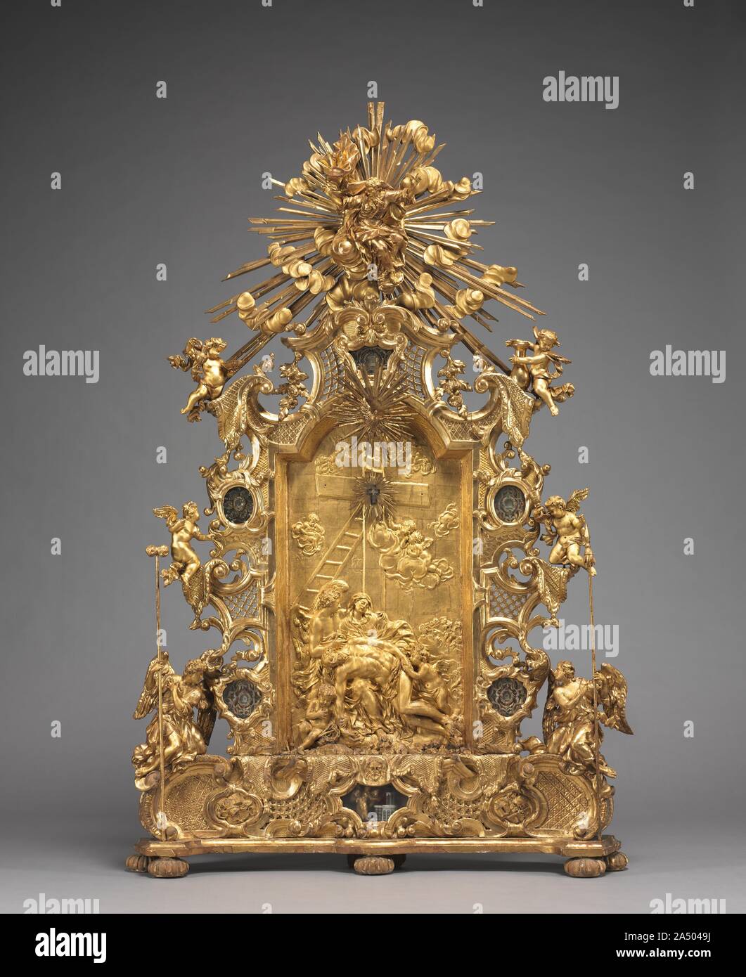 Altarpiece of relics hi-res stock photography and images - Alamy