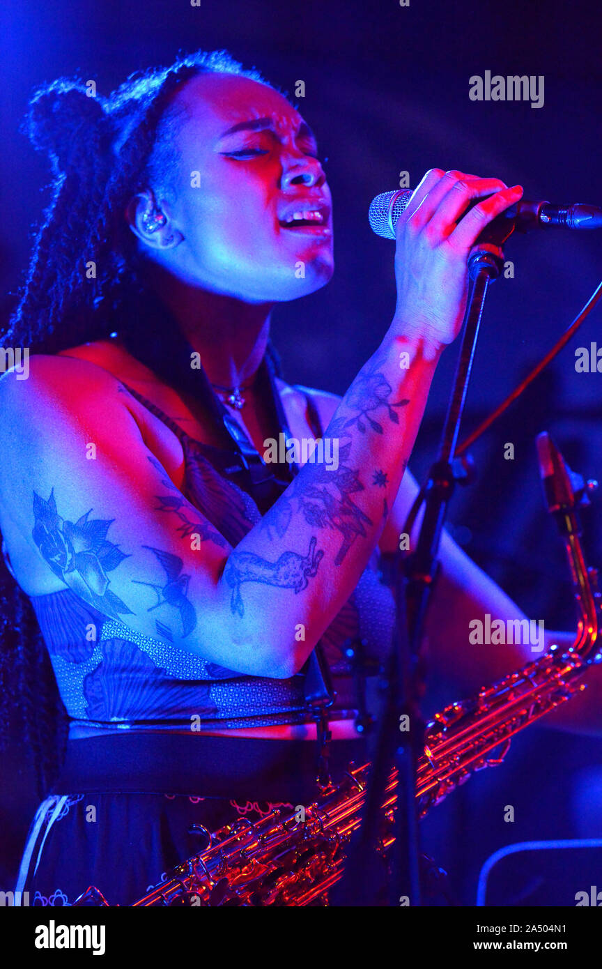 The skints hi-res stock photography and images - Alamy
