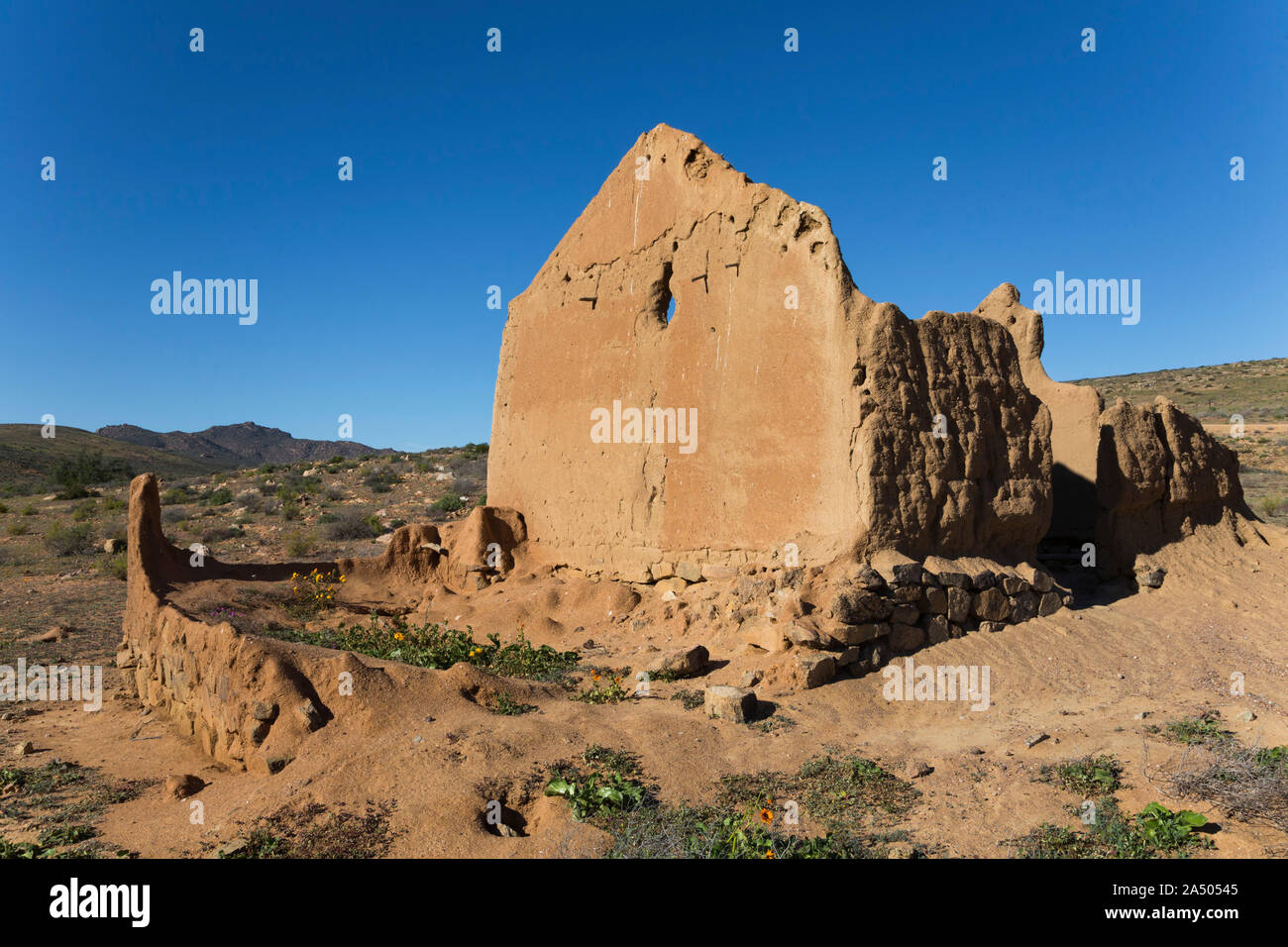 Clay house ruin 'Koeroebees', Namaqua national park, Northern Cape ...