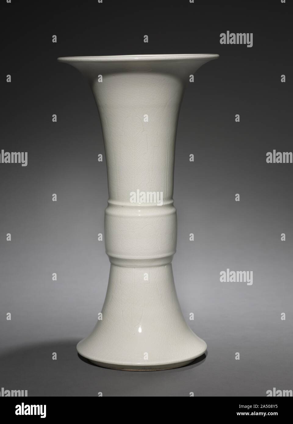 Zun vase hi-res stock photography and images - Alamy