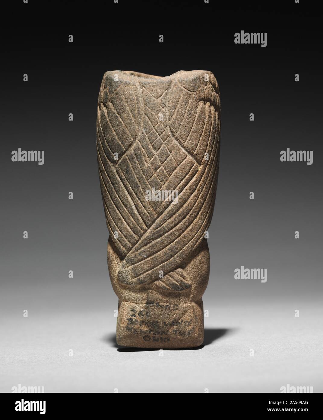 Bird Effigy Pipe, c 500 bc Stock Photo - Alamy