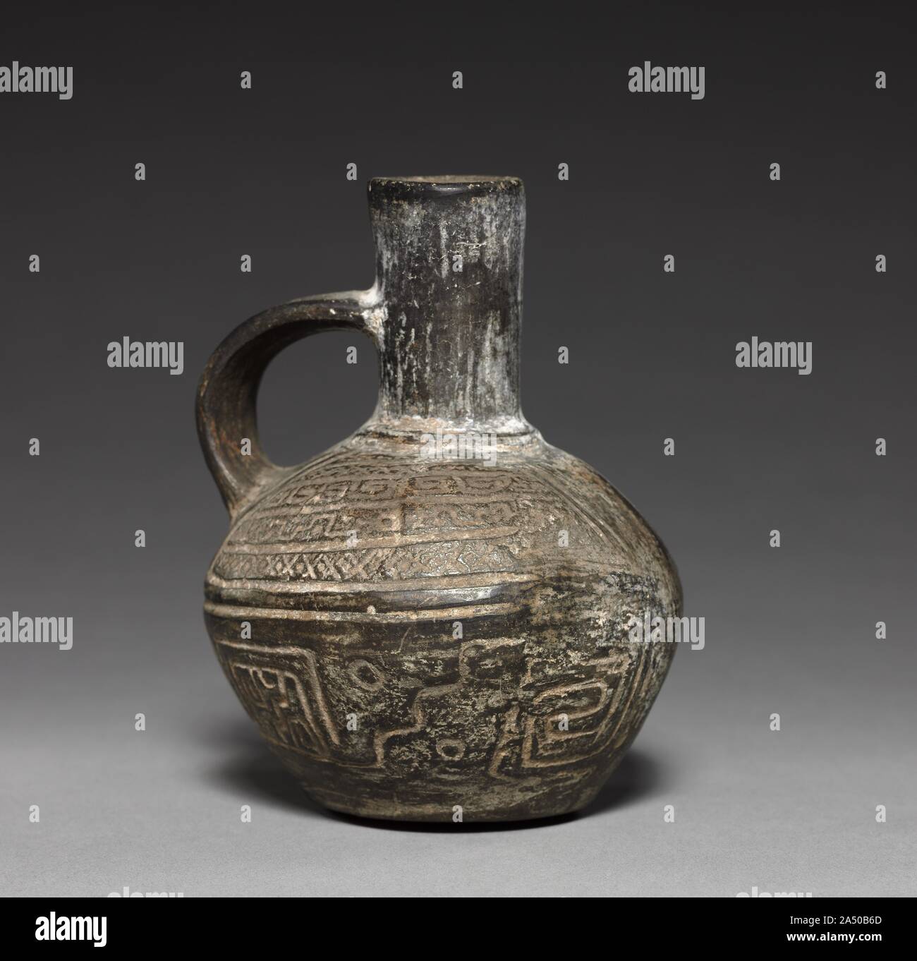 Bottle Vase, 1200-1400 Stock Photo - Alamy
