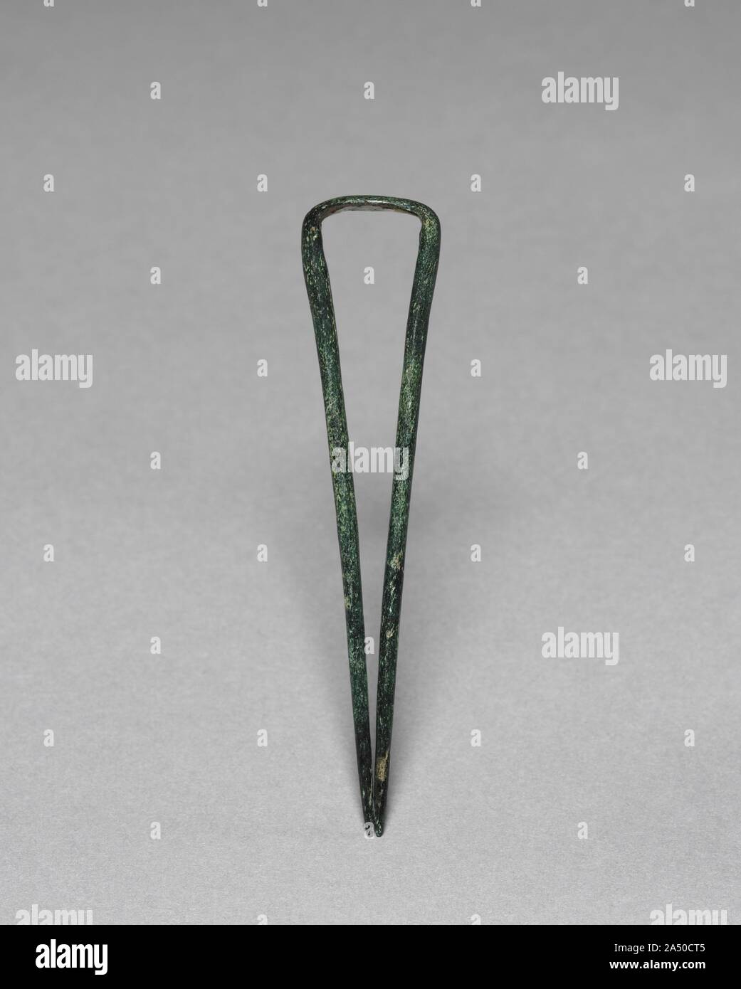 Bronze topknot pin hi-res stock photography and images - Alamy