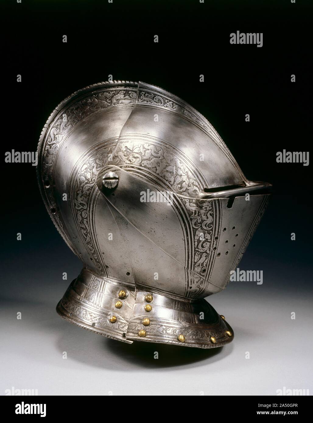 Suit armor decoration hi-res stock photography and images - Alamy