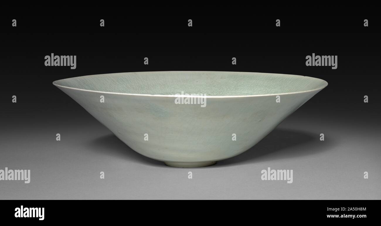 Coniform hi-res stock photography and images - Alamy