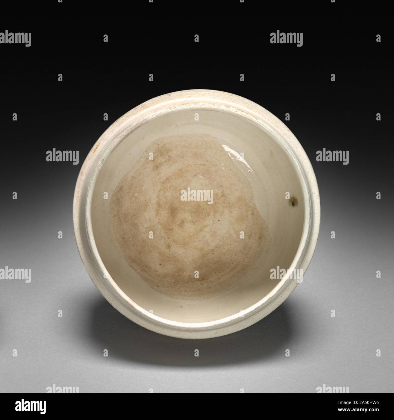 Covered Box: Ding ware, 1000s-1100s Stock Photo - Alamy