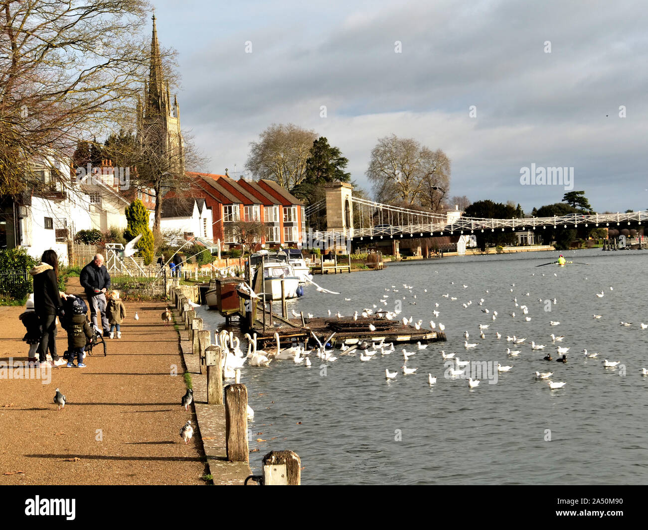 Windsor bridge hi-res stock photography and images - Alamy