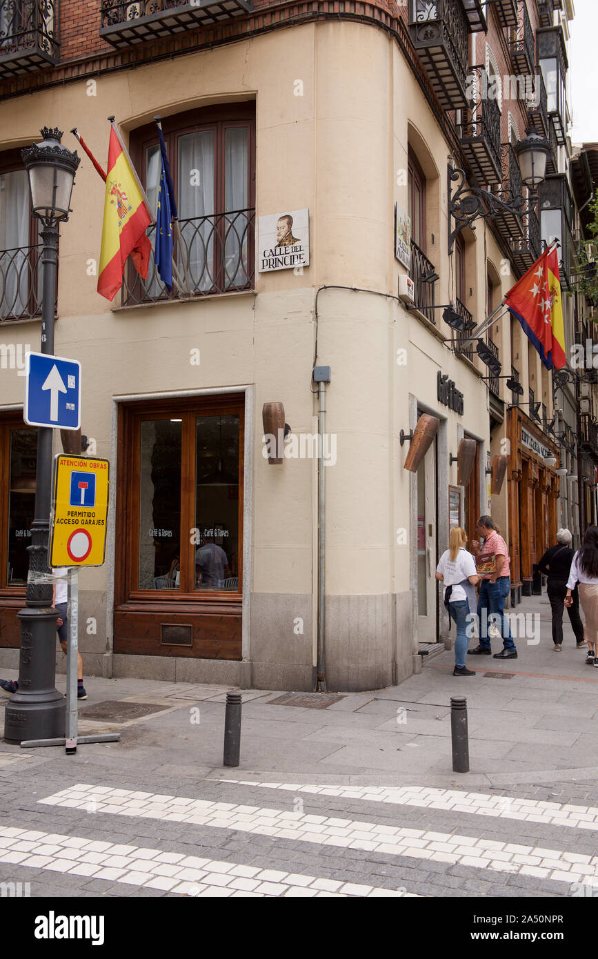 Street signs in madrid hi-res stock photography and images - Alamy