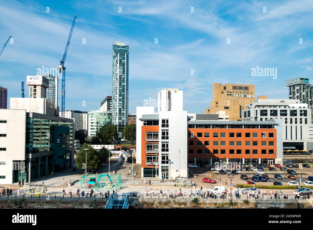 Liverpool waterfront modern buildings hi-res stock photography and ...