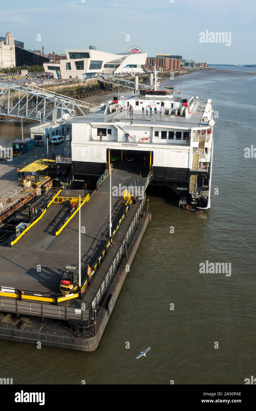 Floating landing stage hi-res stock photography and images - Alamy