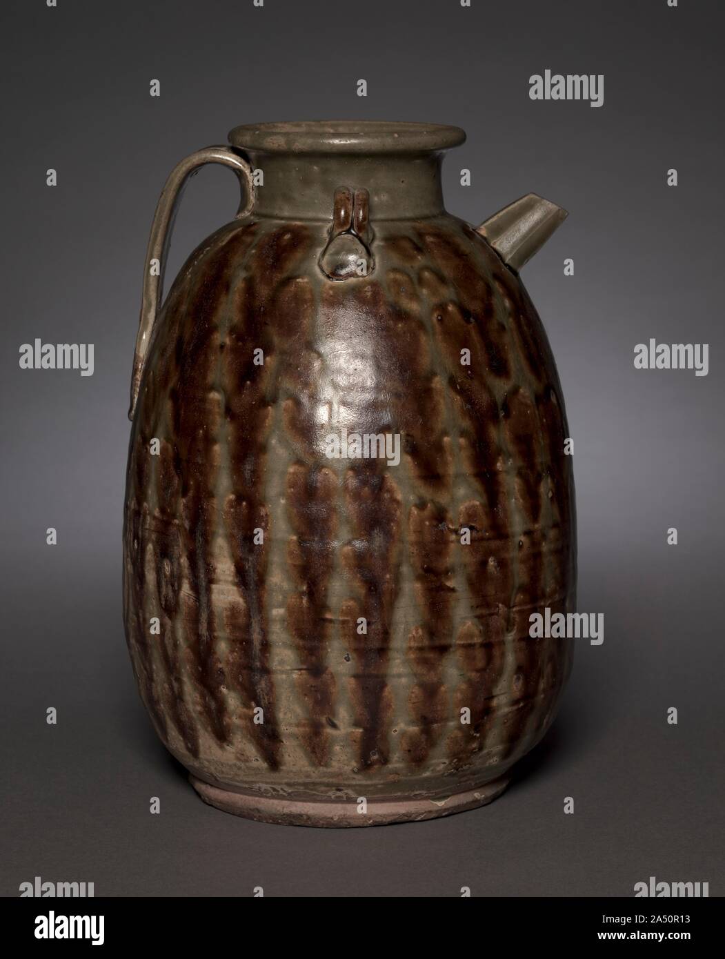Tang dynasty ceramic ewer hi-res stock photography and images - Alamy