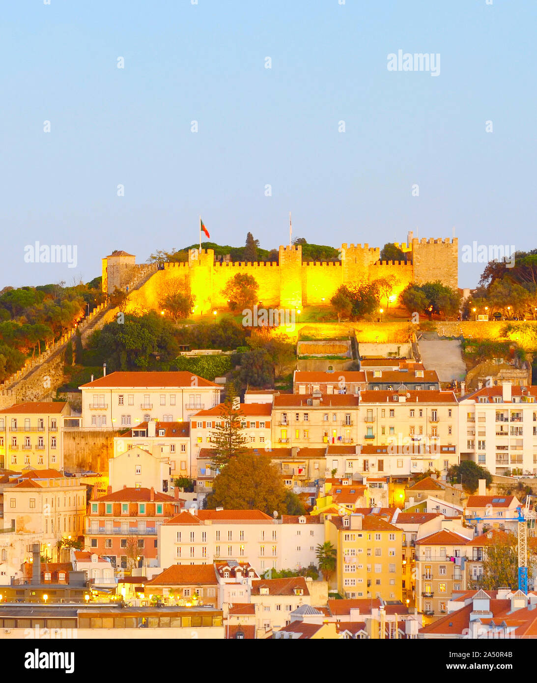 St george's castle lisbon sunset hi-res stock photography and images ...