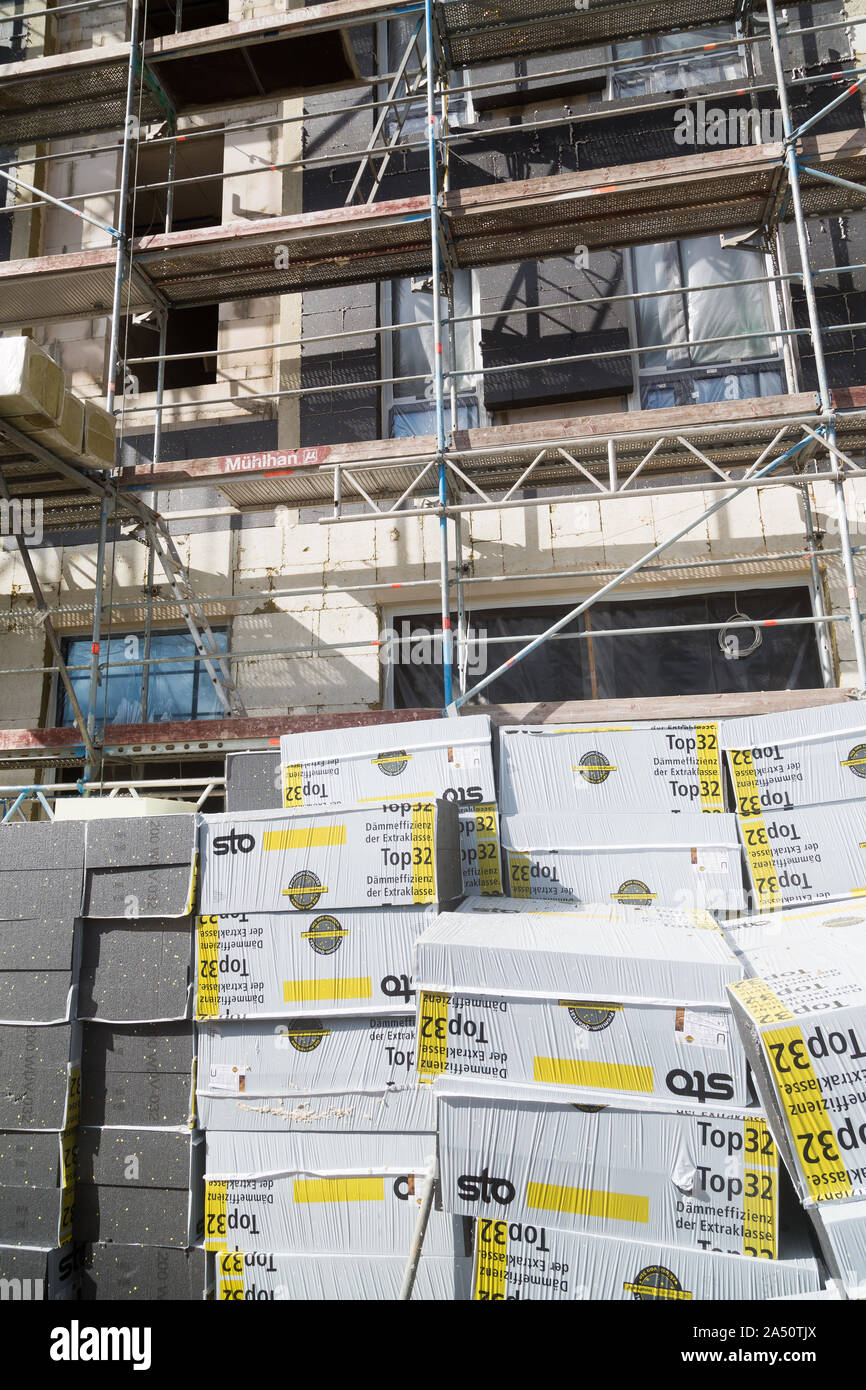 Styrofoam panels hi-res stock photography and images - Alamy