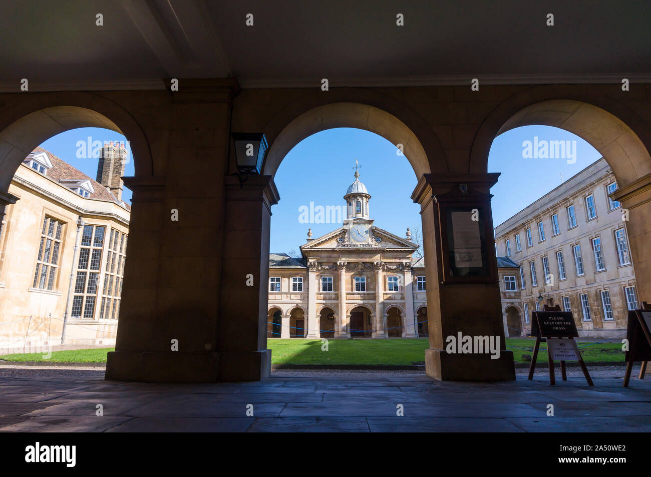 Stunning Courtyards at famous College of the University of Cambridge ...