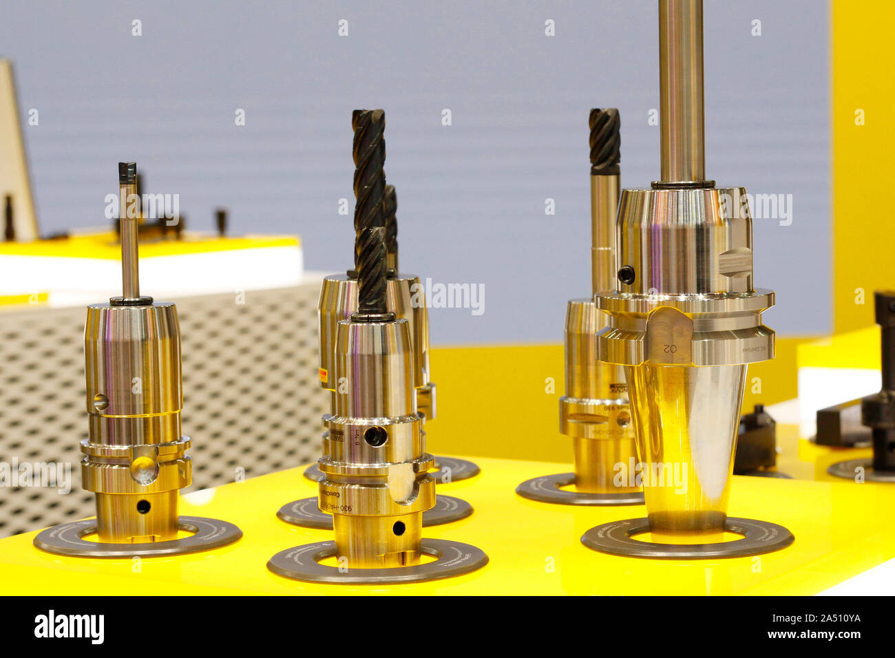 Titanium aerospace production hi-res stock photography and images - Alamy