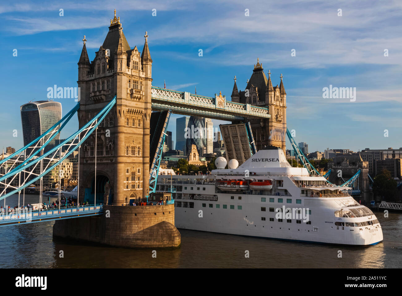 The silver bridge hi-res stock photography and images - Alamy