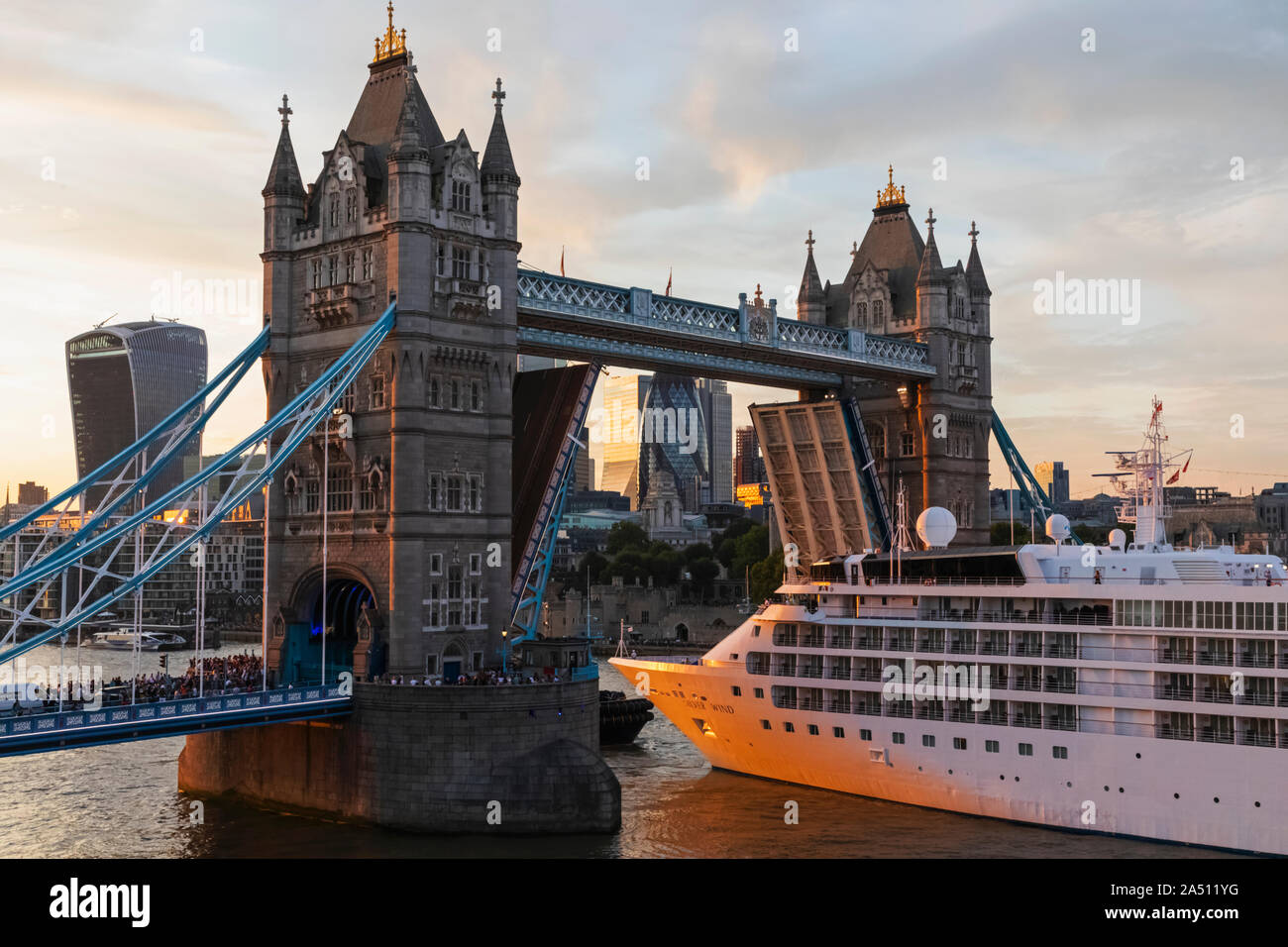Silver bridge hi-res stock photography and images - Alamy