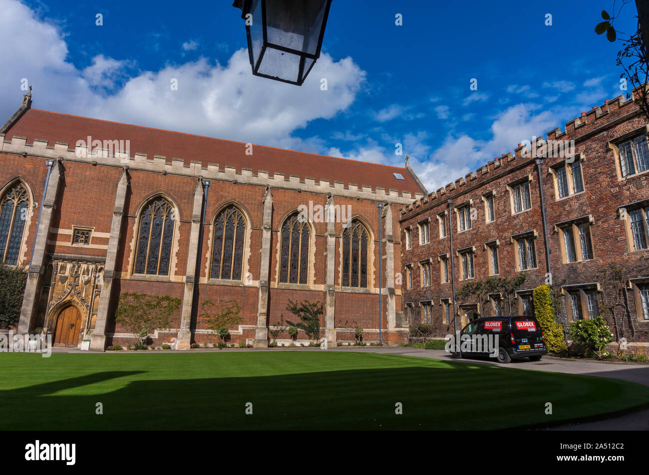 Stunning Courtyards at famous College of the University of Cambridge ...