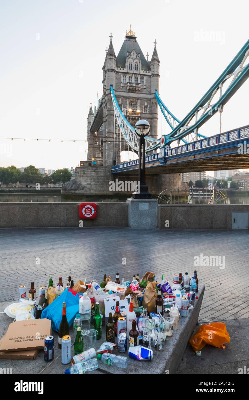 Plastic pollution field uk hi-res stock photography and images - Alamy