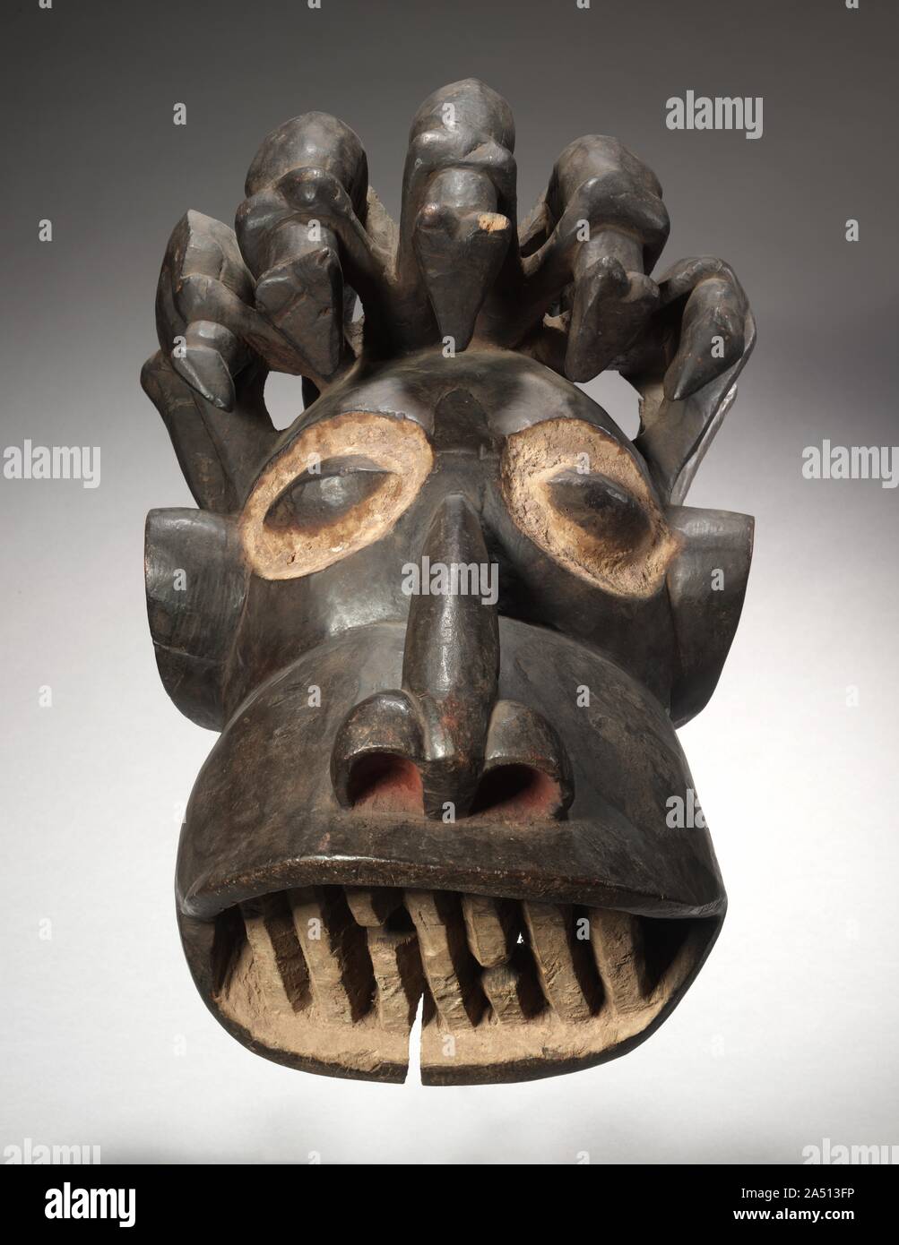 Ancestral masks hi-res stock photography and images - Alamy