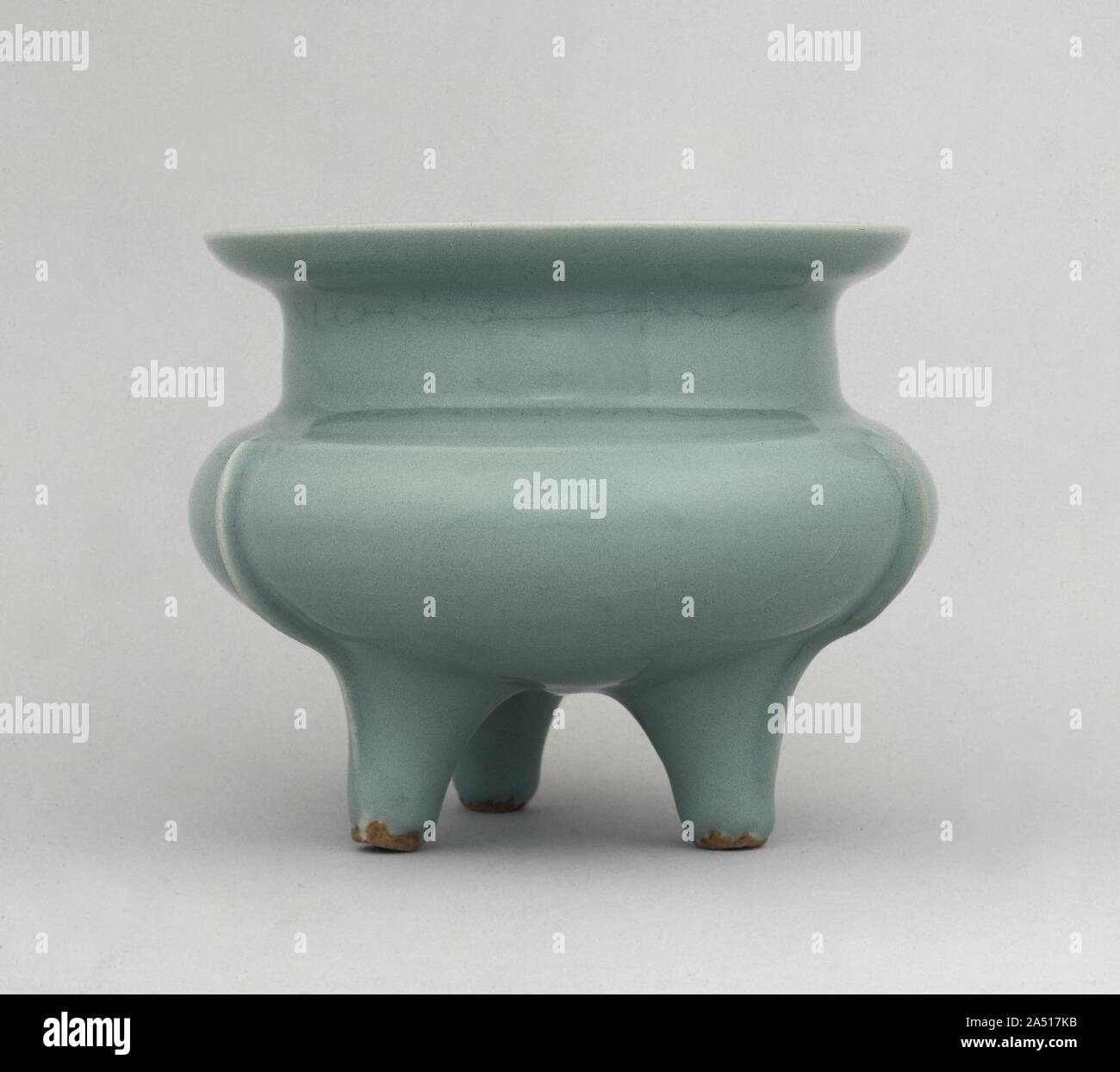 Longquan Ware High Resolution Stock Photography and Images - Alamy