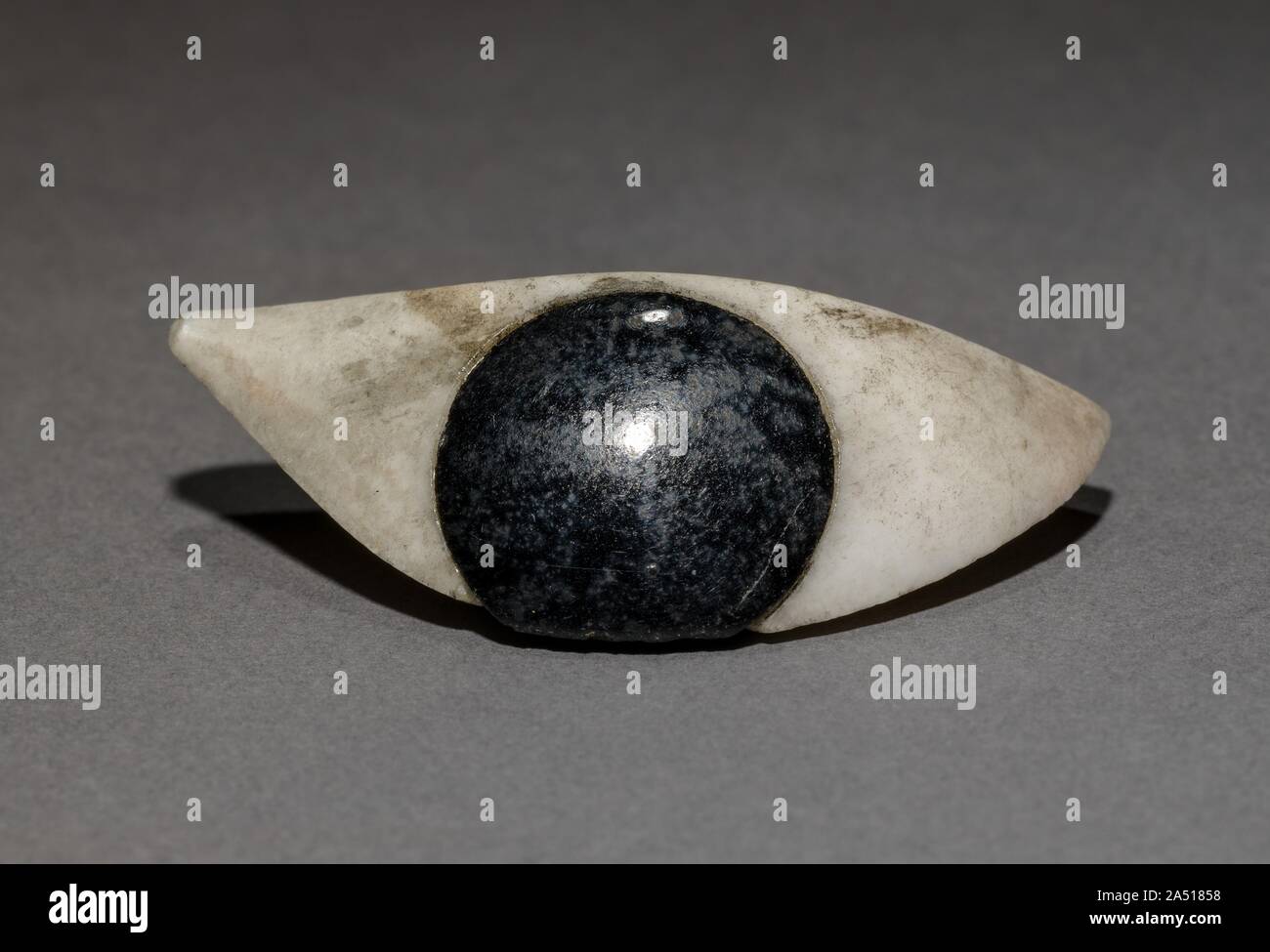 Inlay eye hi-res stock photography and images - Alamy