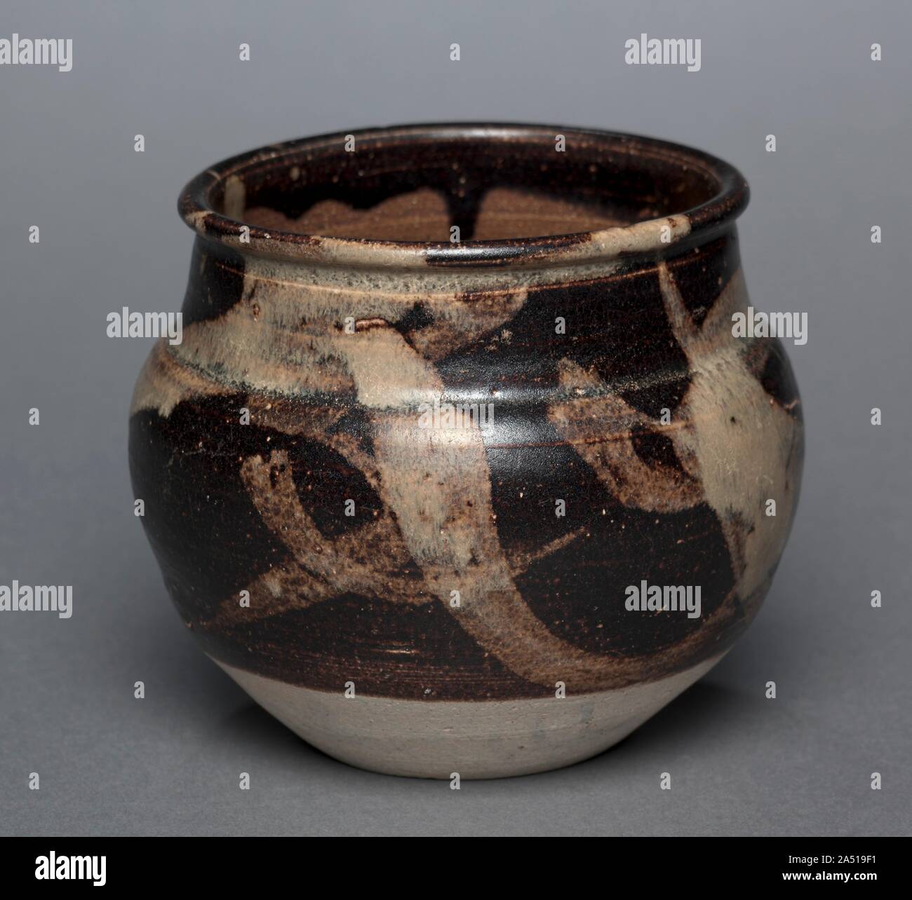 Jizhou ware hi-res stock photography and images - Alamy