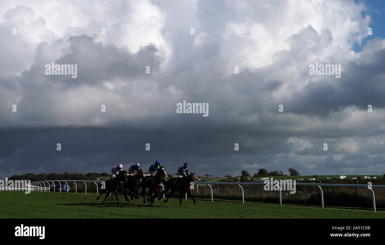 Brighton racecourse hi-res stock photography and images - Alamy