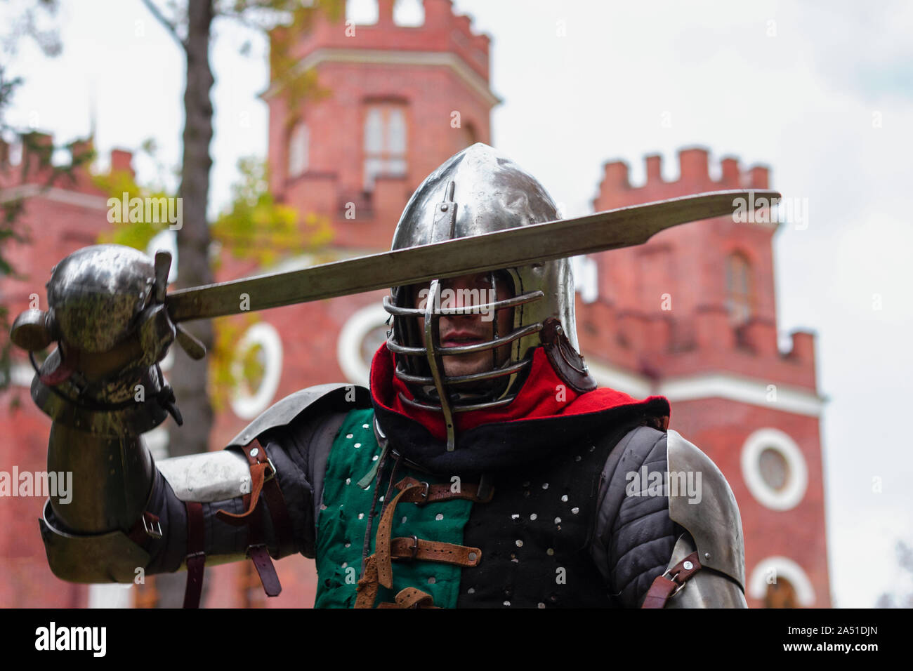 Authentic medieval soldier hi-res stock photography and images - Alamy