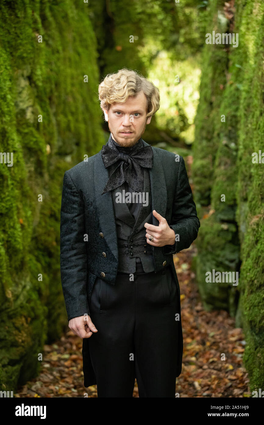 Wiesenttal, Germany. 17th Oct, 2019. The actor Simon Jensen, in the ...