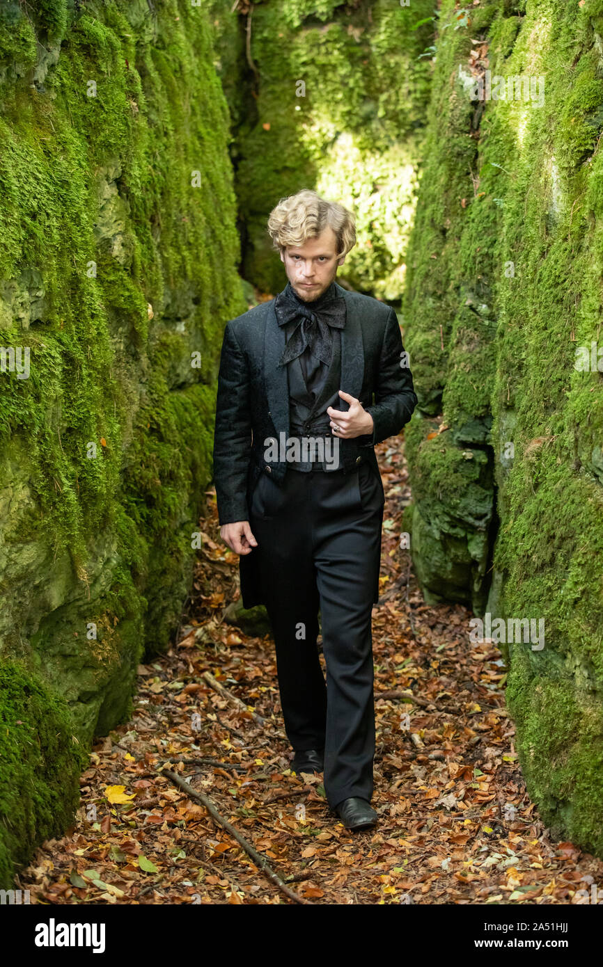 Wiesenttal, Germany. 17th Oct, 2019. The actor Simon Jensen, in the ...