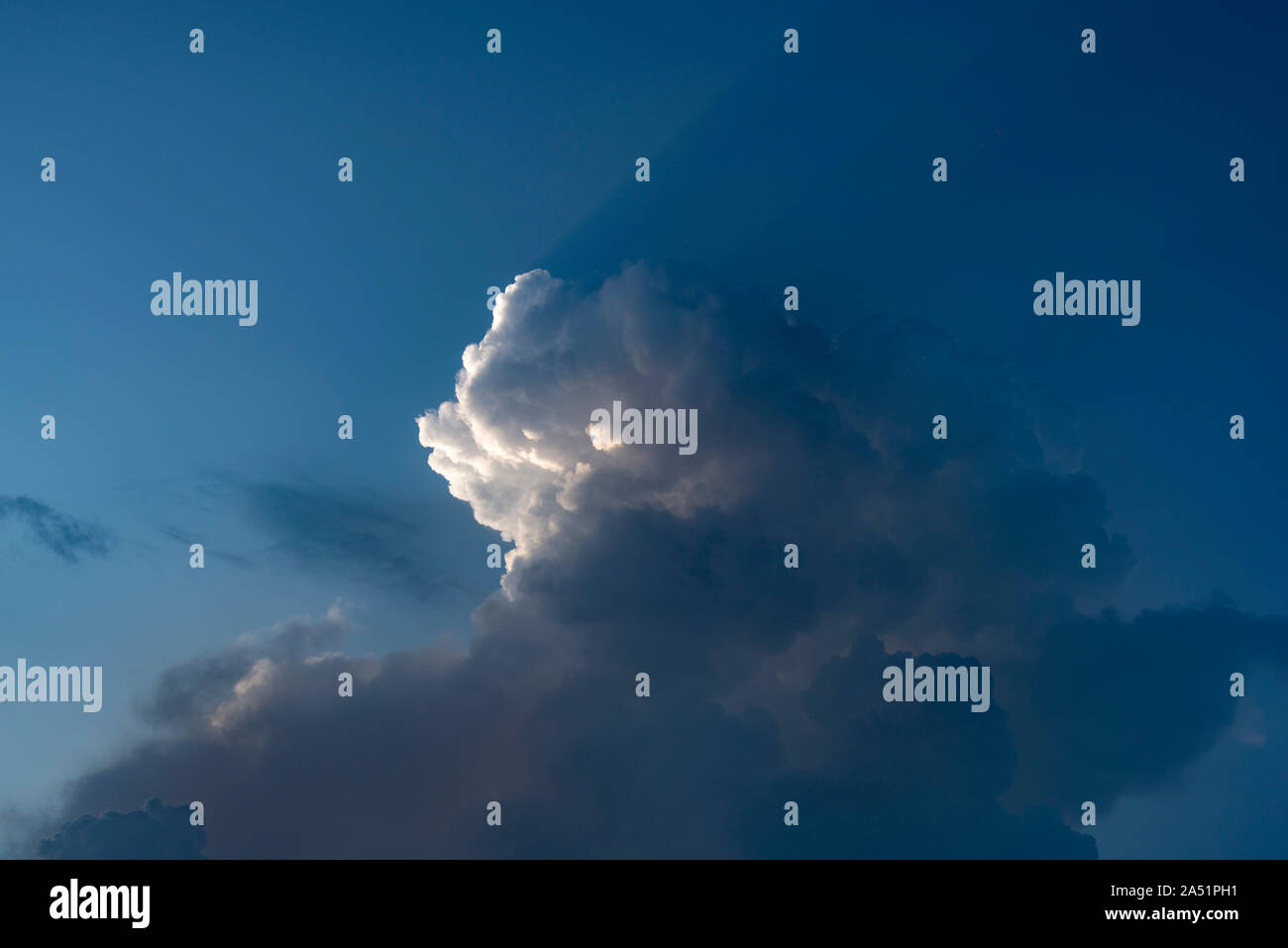 Storm cloud formation of anvil clouds Stock Photo - Alamy