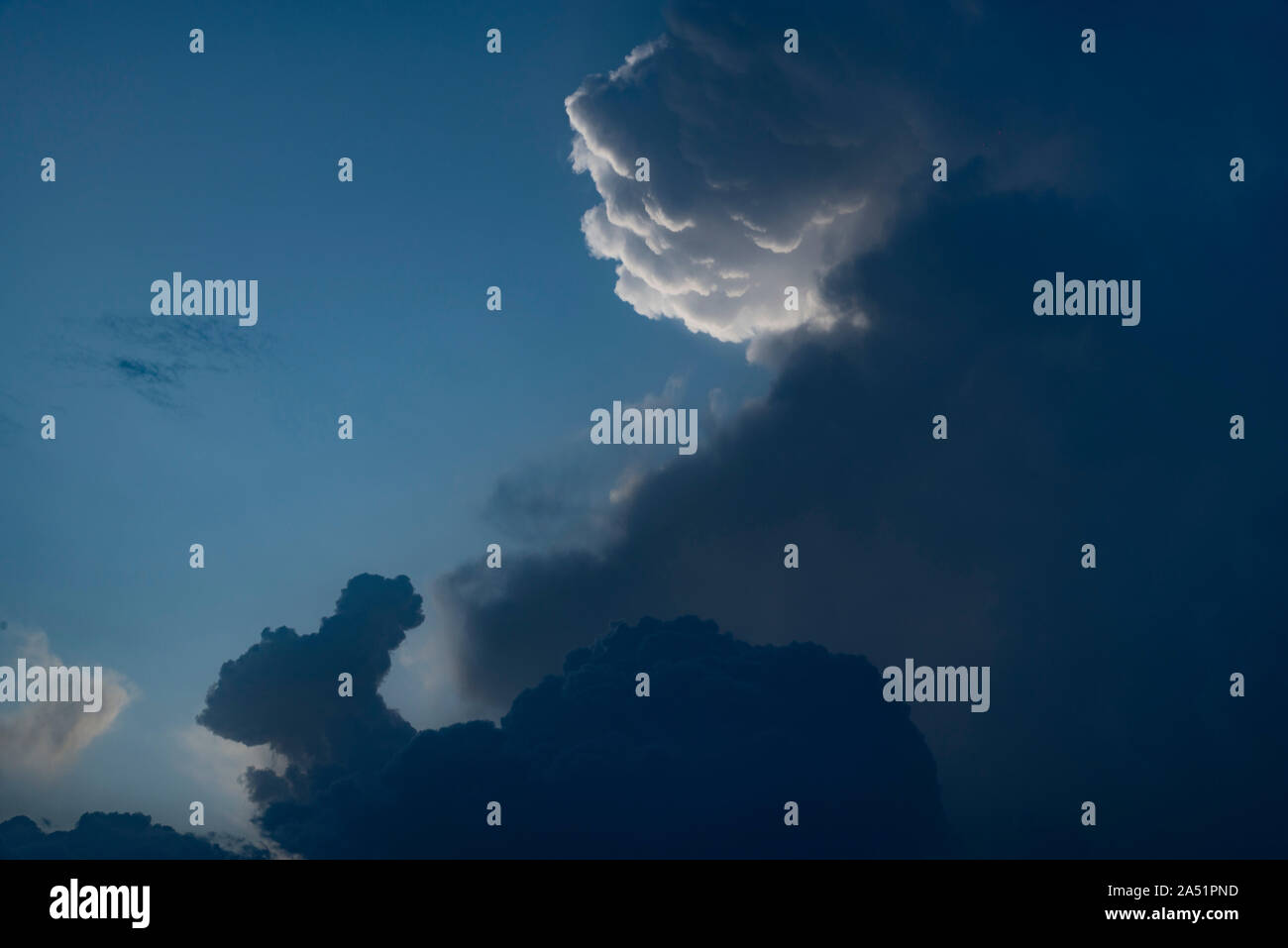Storm cloud formation of anvil clouds Stock Photo - Alamy