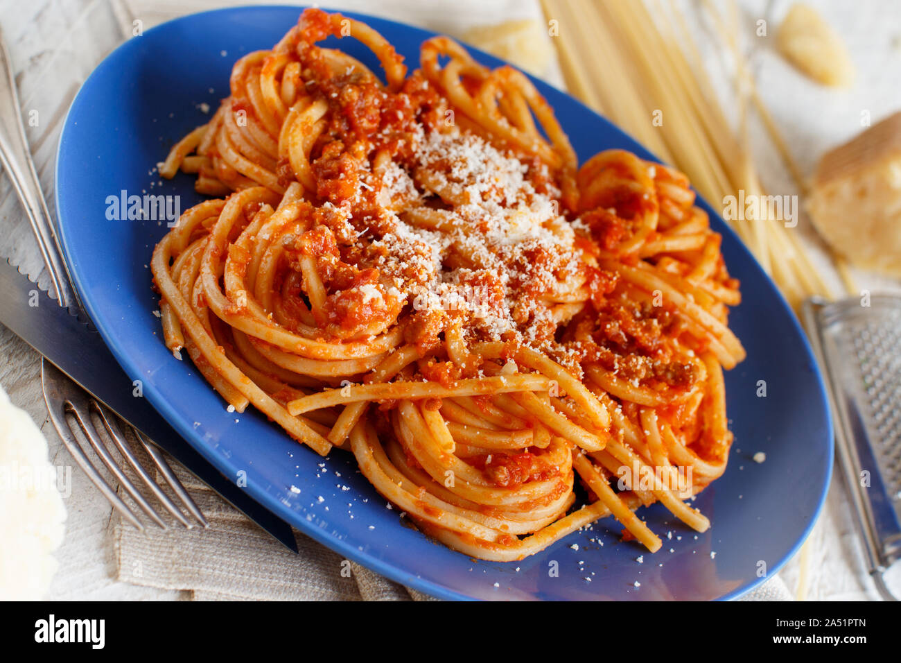Spaghetti pasta with bolognese sauce with a fork close up Stock Photo ...
