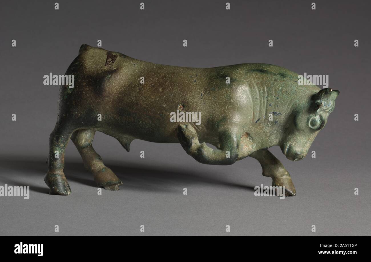 Bull pawing hi-res stock photography and images - Alamy