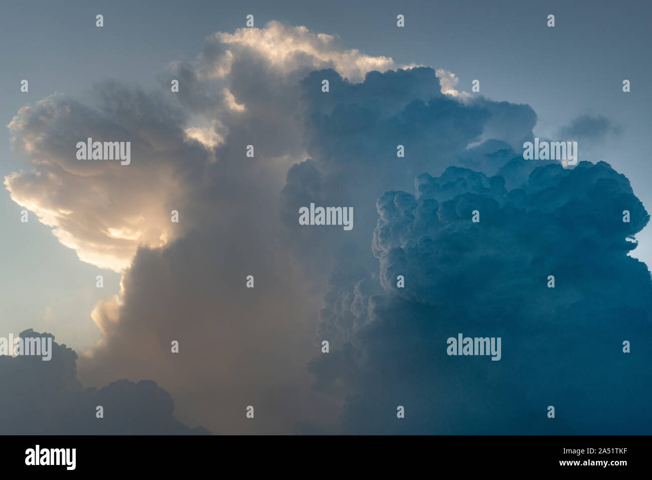 Storm cloud formation of anvil clouds Stock Photo - Alamy