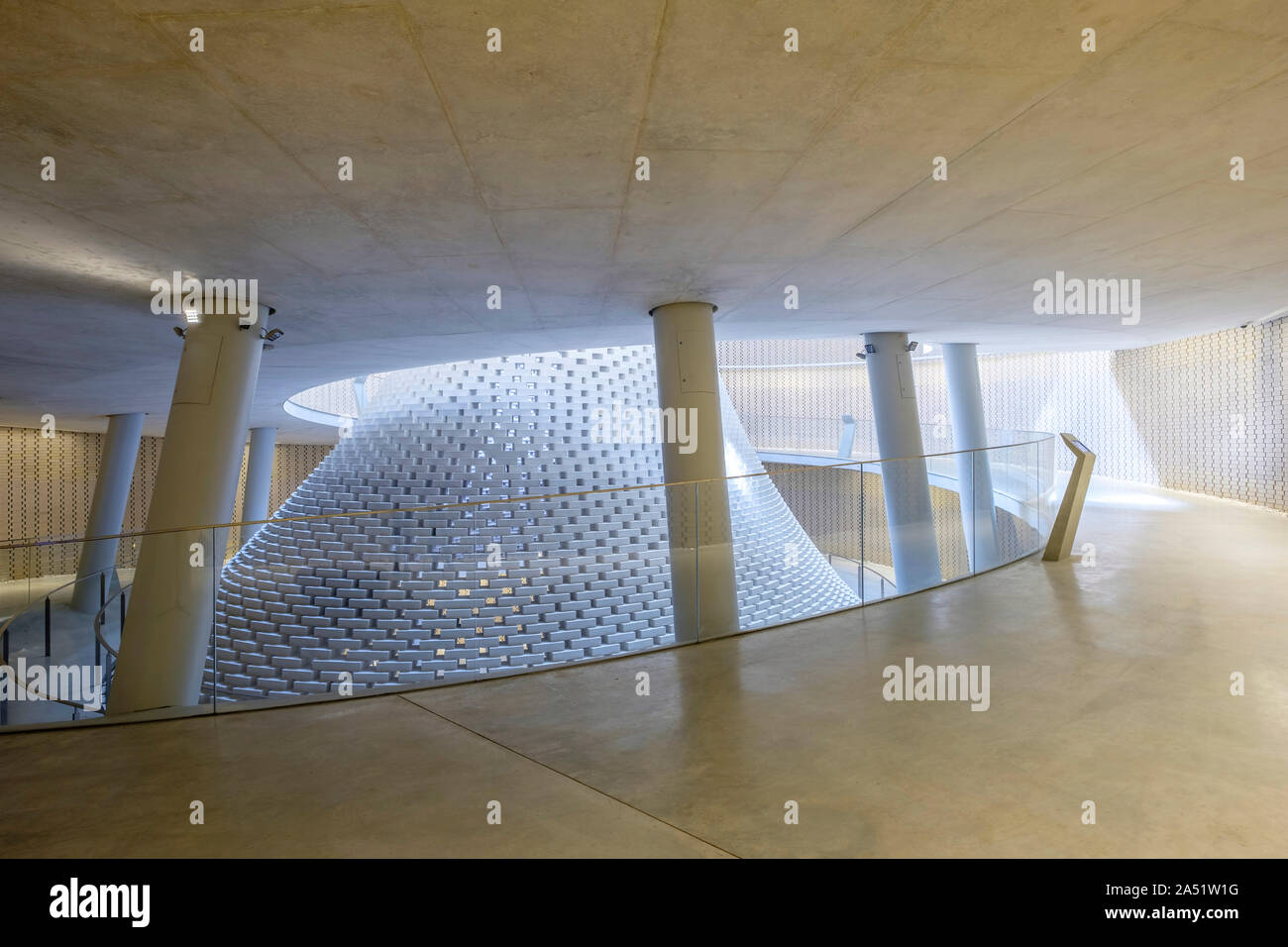 National Hall of Remembrance, Memorial Hall for Fallen Israeli Soldiers ...