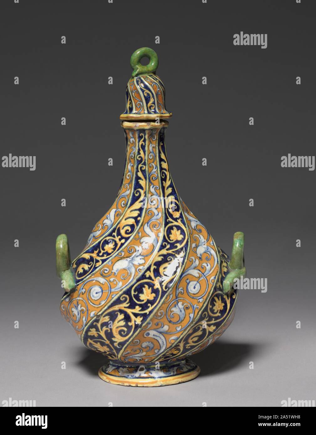 Earthenware pilgrim bottle hi-res stock photography and images - Alamy