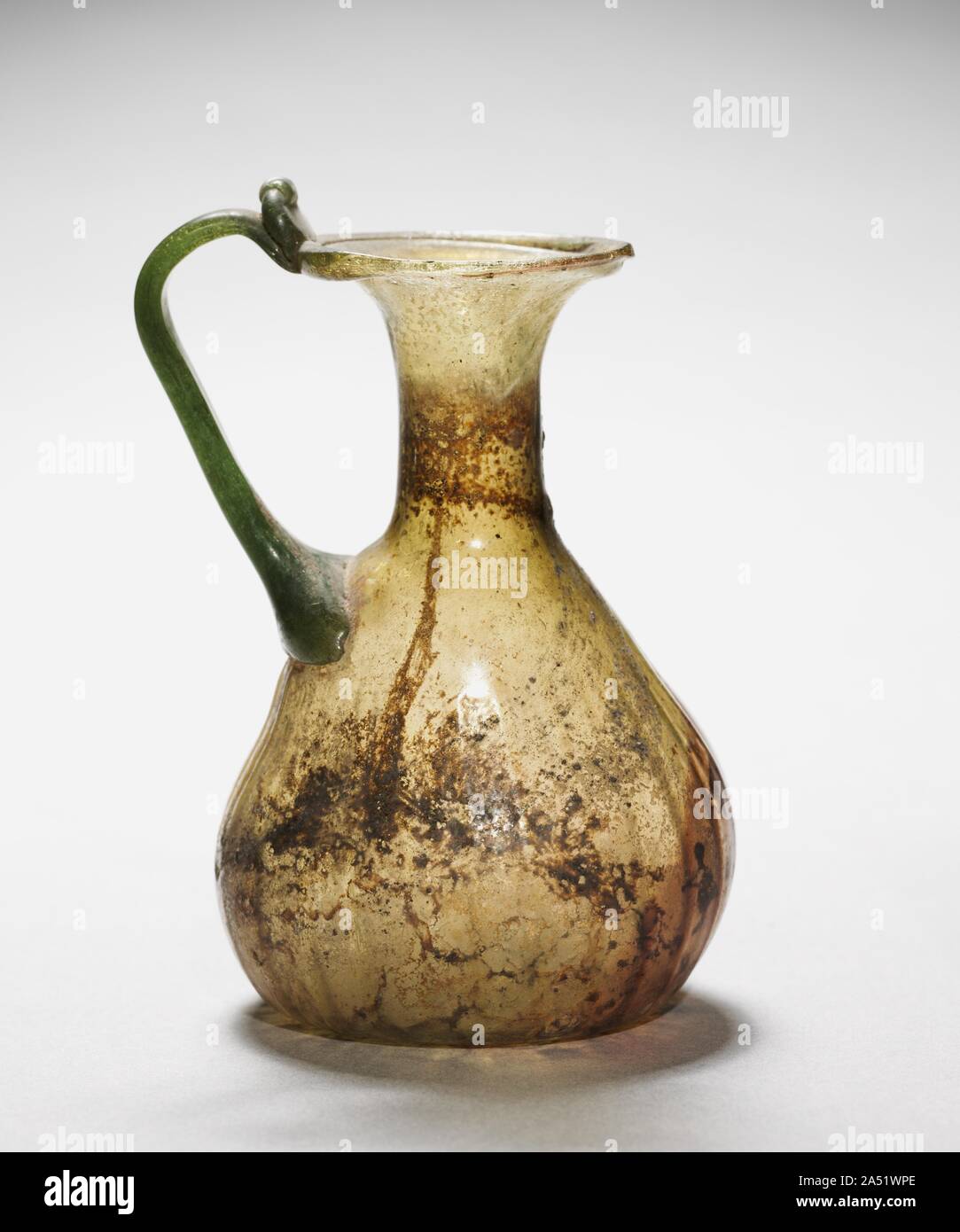 Pitcher with handle hi-res stock photography and images - Alamy