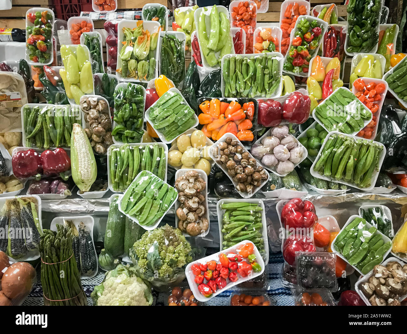 Vacuum packed food hi-res stock photography and images - Alamy