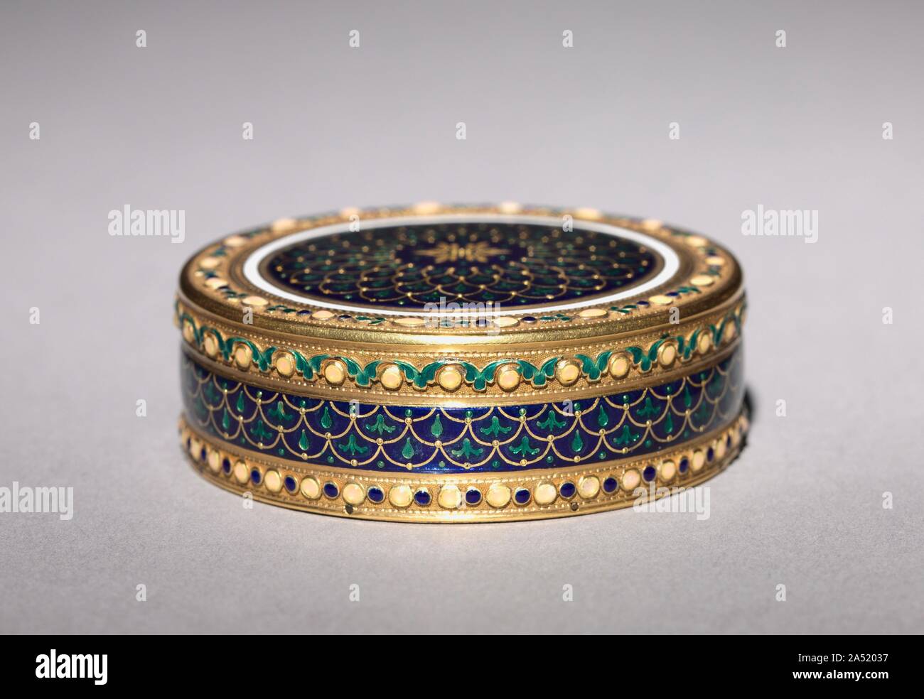 Powder box hi-res stock photography and images - Alamy