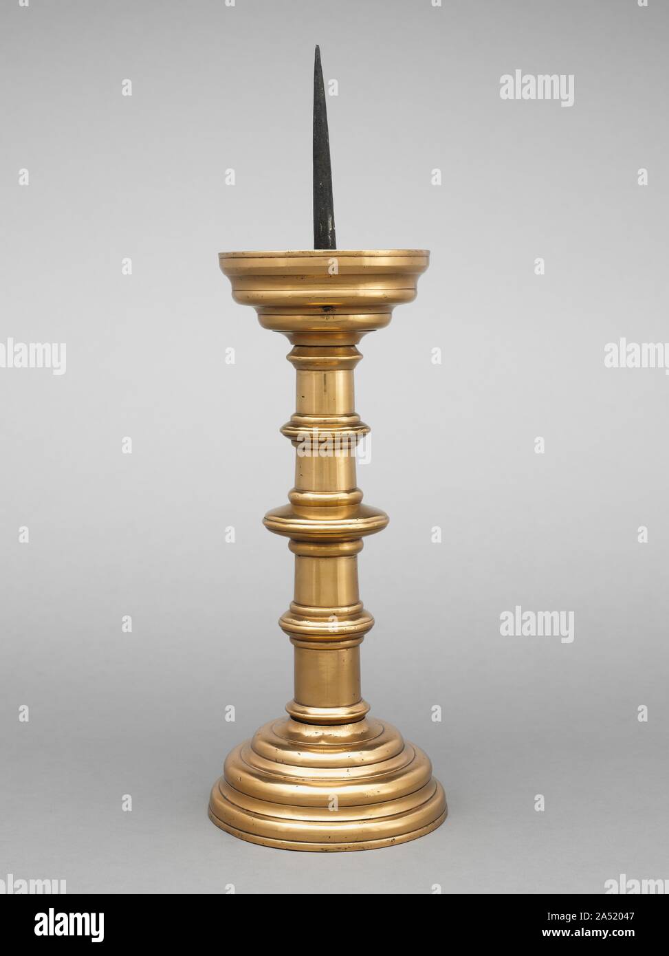 Cast late 16th hi-res stock photography and images - Alamy