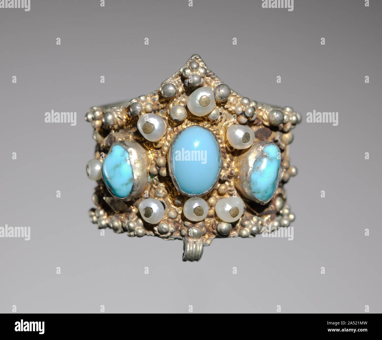 Silver gilt ring hi-res stock photography and images - Alamy