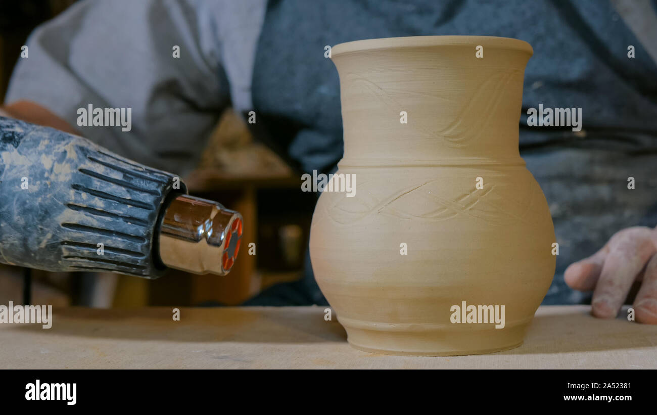 Drying pottery studio hi-res stock photography and images - Alamy