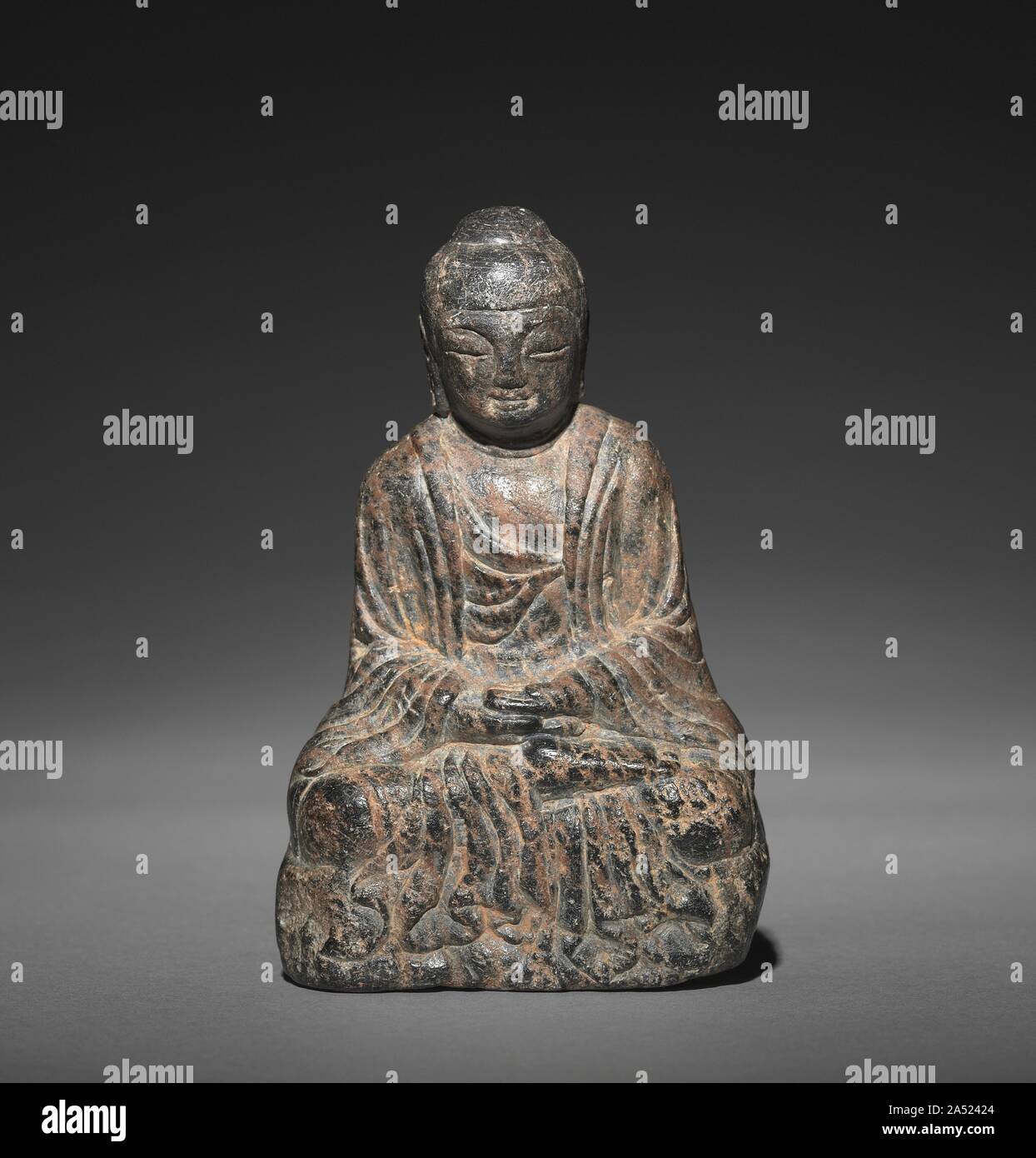 Seated sakyamuni buddha hi-res stock photography and images - Alamy