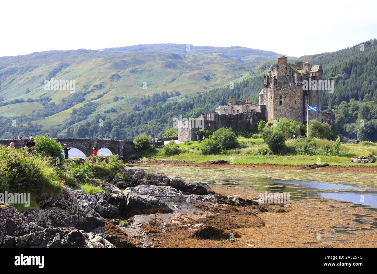 Scottish castle tidal island hi-res stock photography and images - Alamy