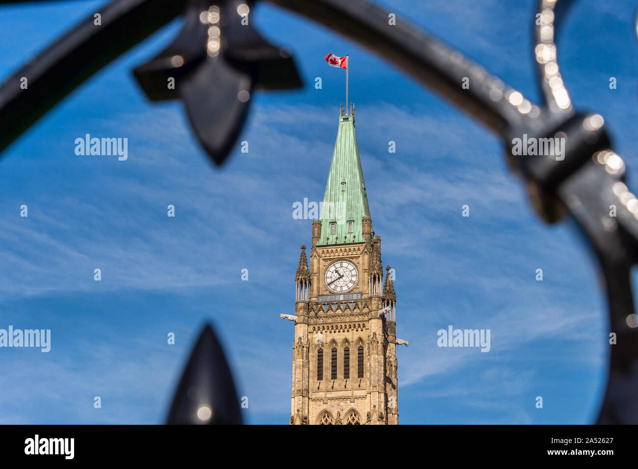 Peace tower of the Canadian Parliament Stock Photo - Alamy