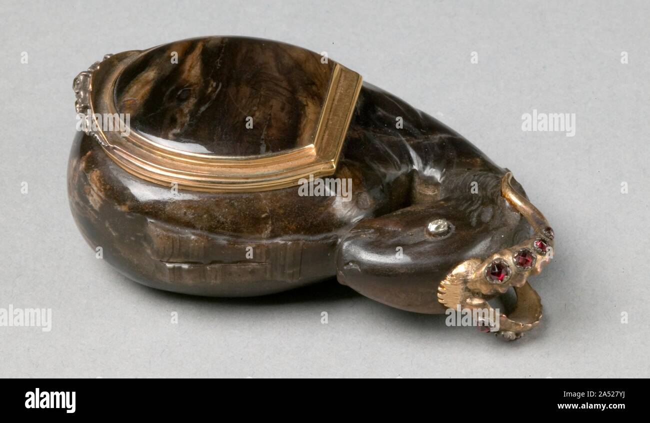 Snuff Box, c. 1700s Stock Photo - Alamy