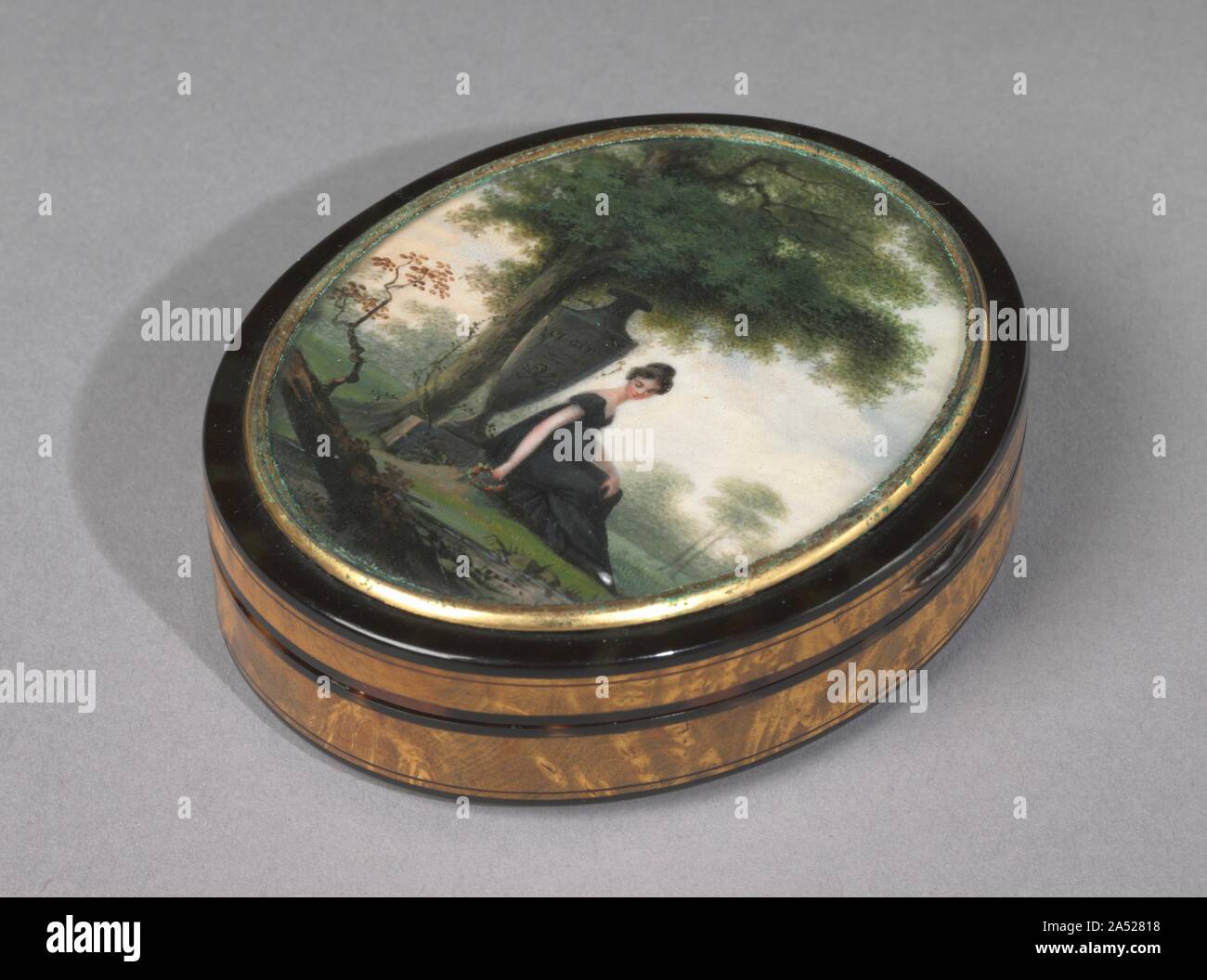 Snuff box 18th hi-res stock photography and images - Alamy